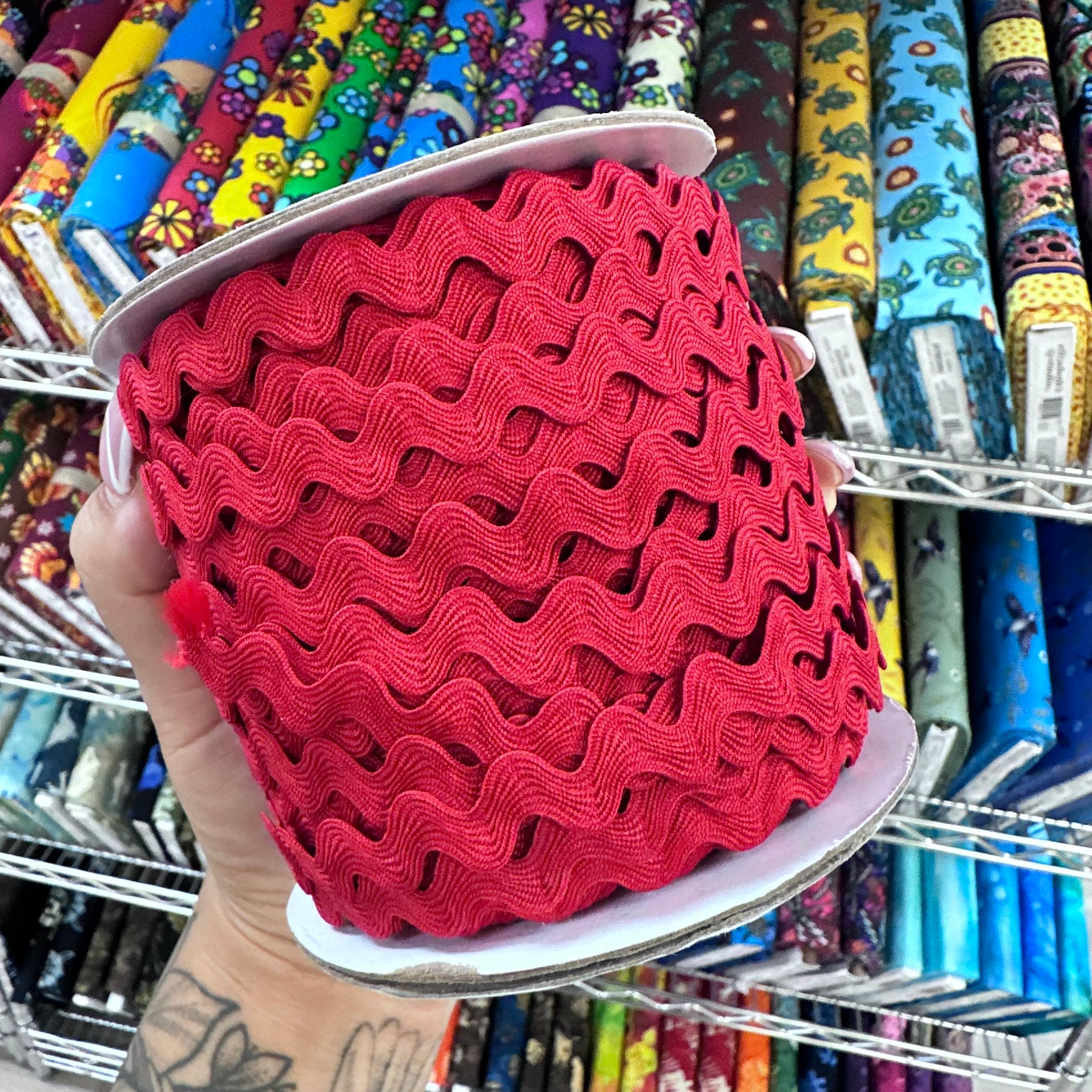 (Per/Meter) 15mm Tall Red Ric Rac 8256-008 – 4 Generations Creations